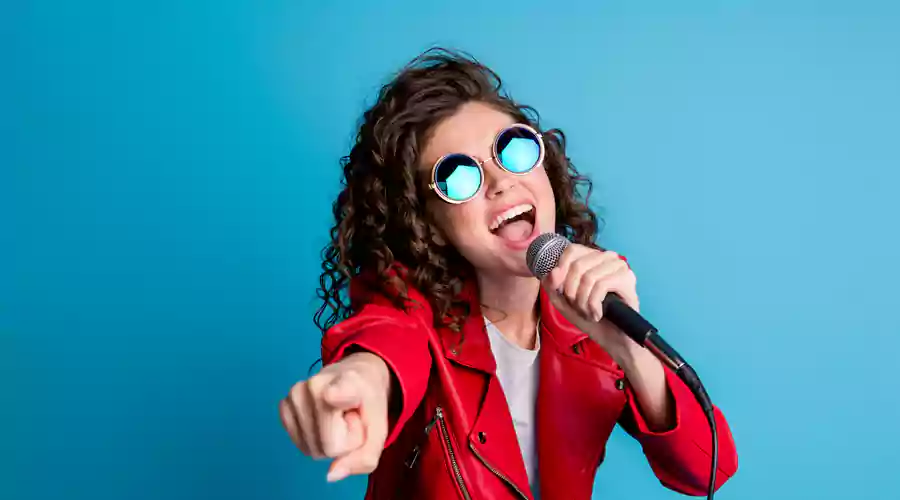 Indian singers that have a big fan base in the West